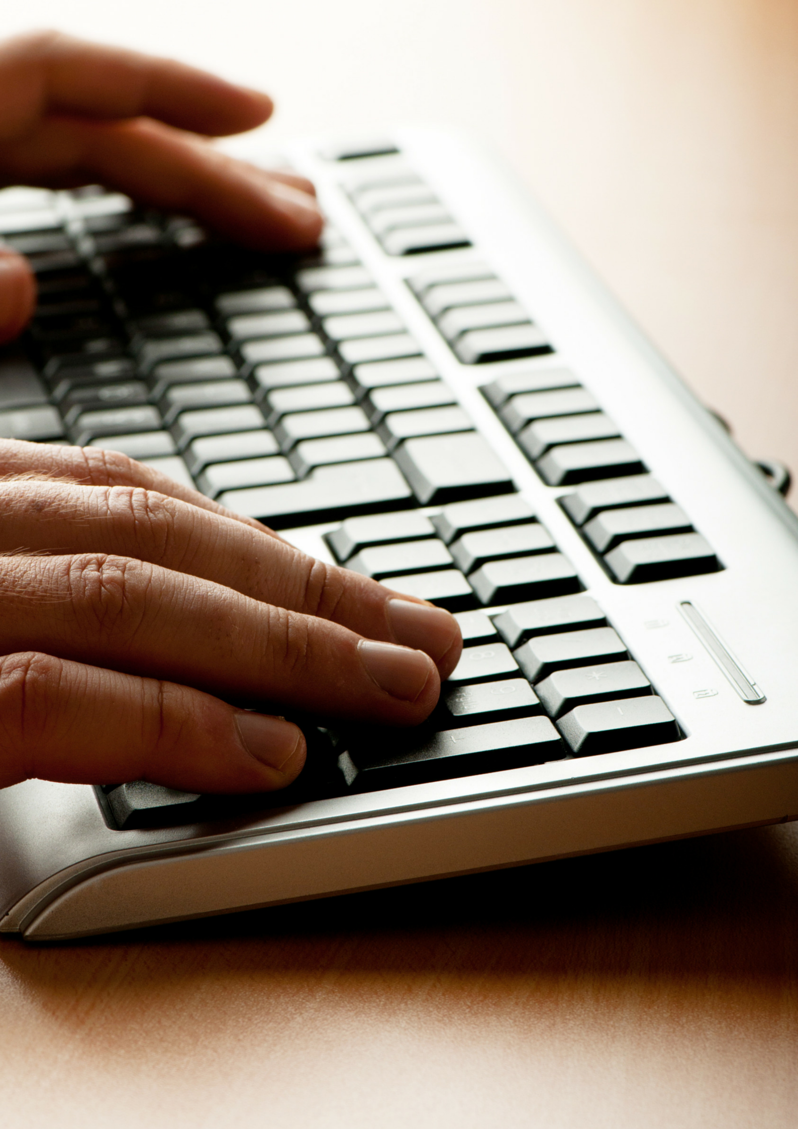 Telemetry Lab Desks: 5 Tips for Getting the Best Setup